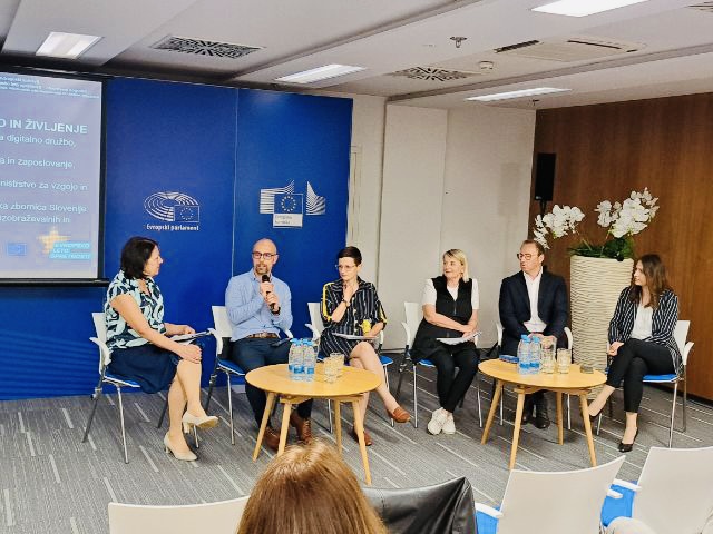 Evropsko leto spretnosti tudi na področju digitalnih kompetenc | GOV.SI