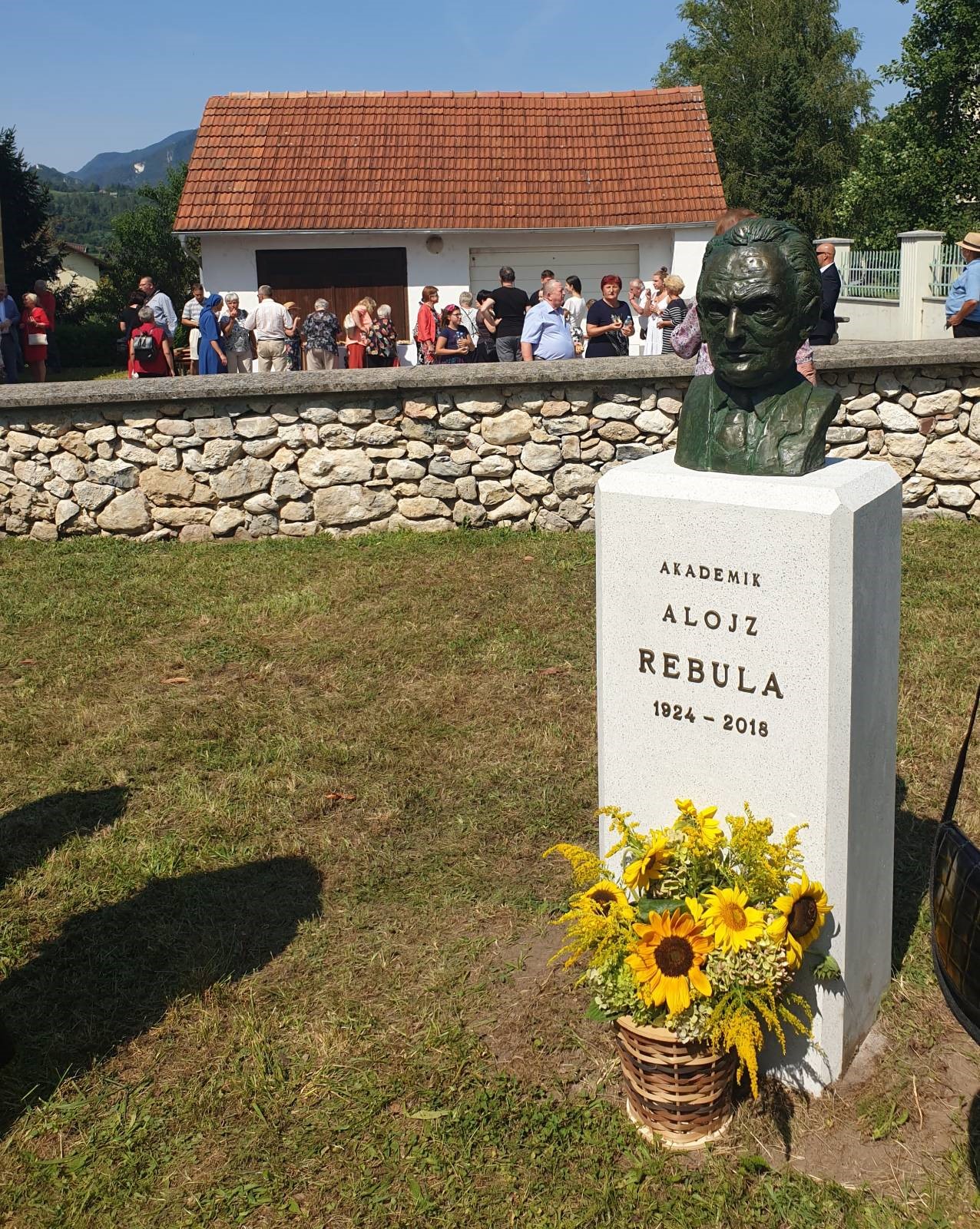 Minister na odkritju kipa dr. Alojza Rebule | GOV.SI