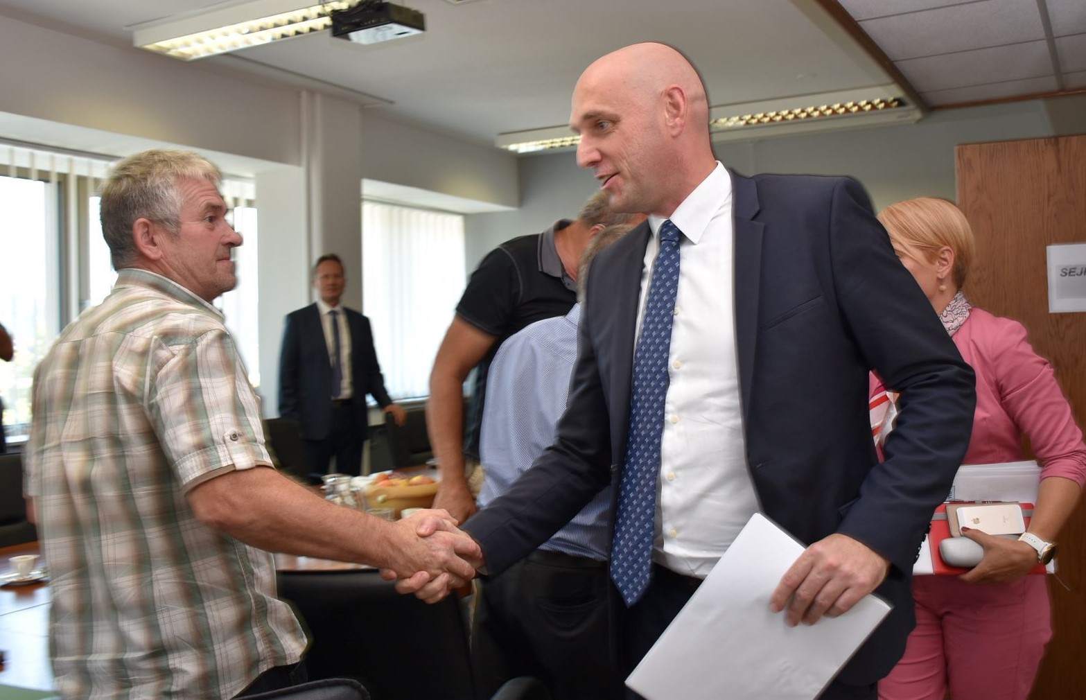 Ministra dr. Aleksandra Pivec in Simon Zajc o konkretnih rešitvah za ...