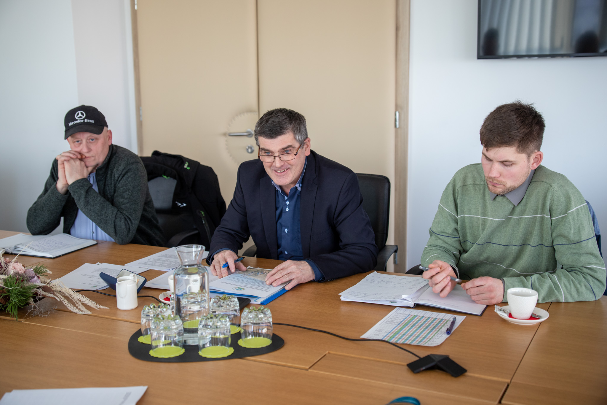 Ministrstvo rešuje stavkovne zahteve kmetijskih organizacij glede ...