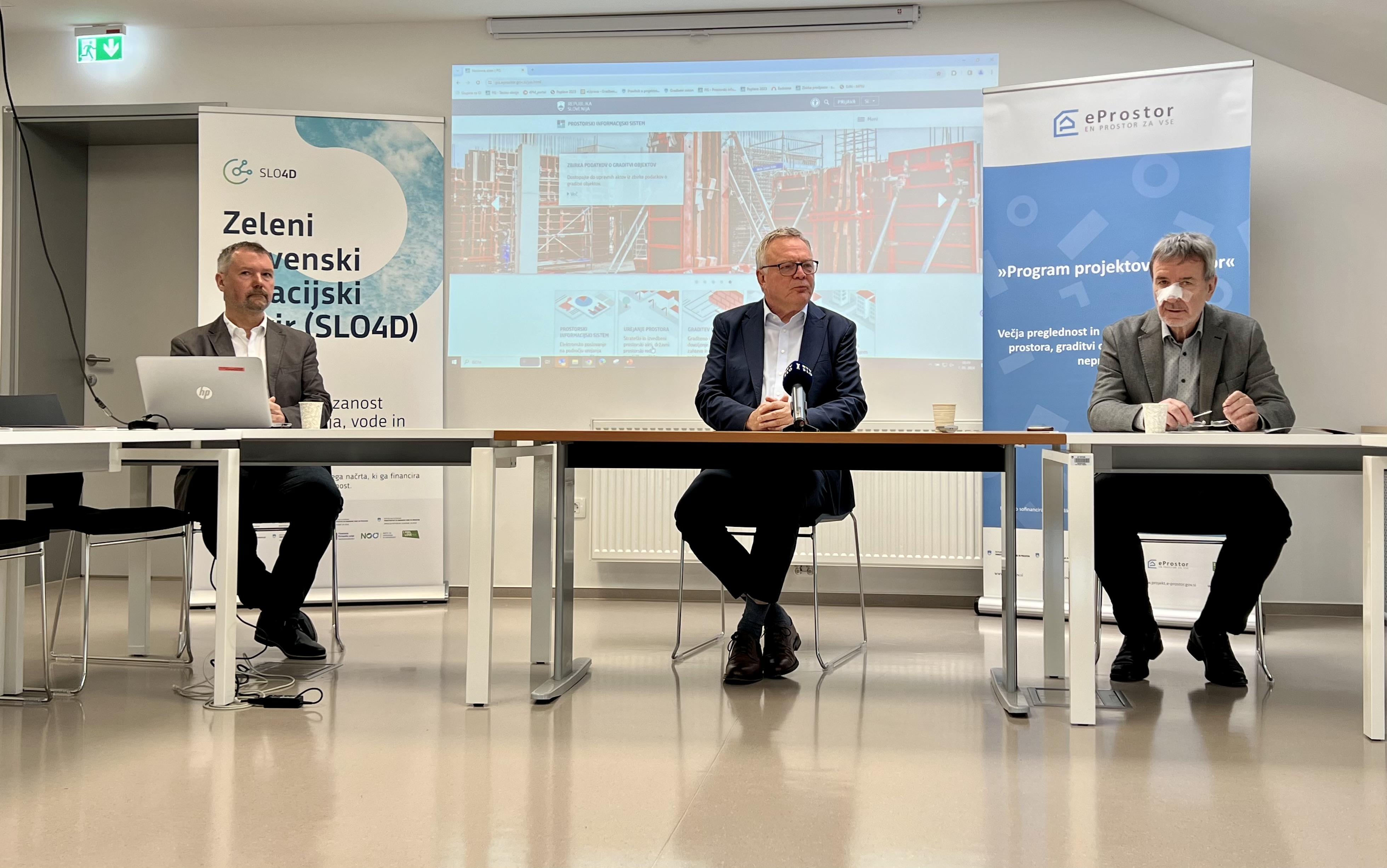 Začenjamo s postopnim uvajanjem sistema eGraditev | GOV.SI