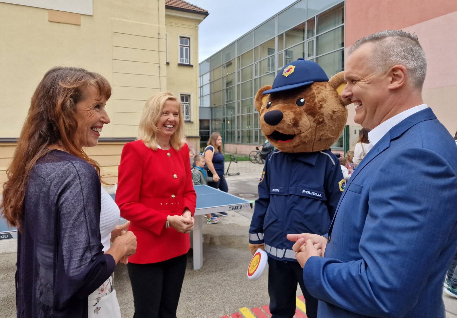 Ministrica Bobnar: Z odgovornim ravnanjem v prometu bodimo zgled ...