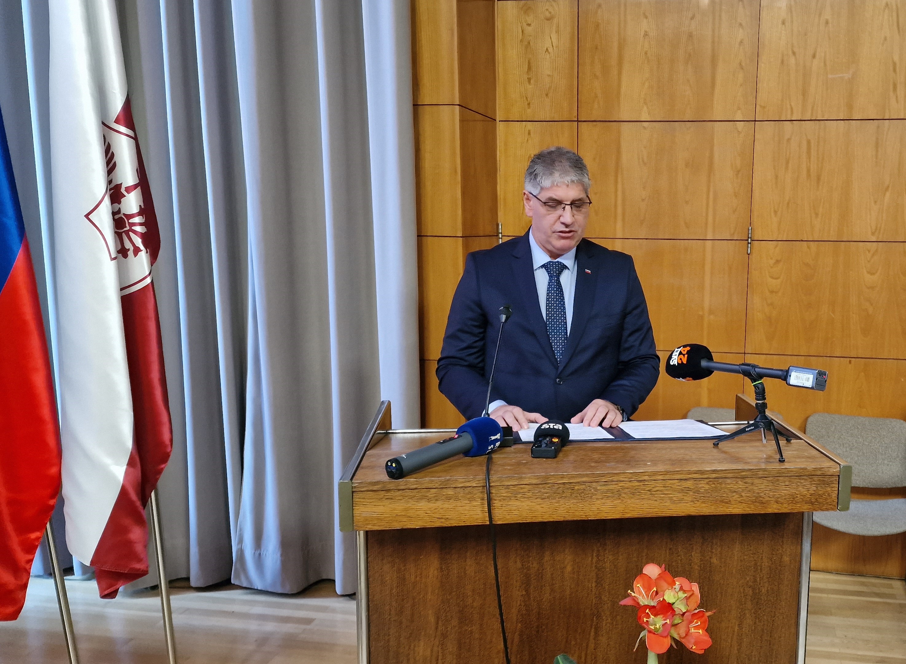 Minister Poklukar: Slovenska policija opravlja naloge notranje varnosti zelo dobro | GOV.SI