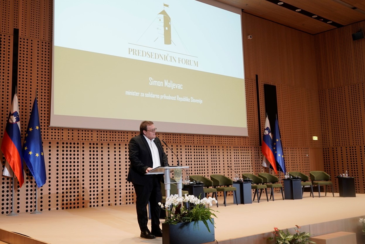 Minister Simon Maljevac na predsedničinem forumu o (ne)nasilju | GOV.SI