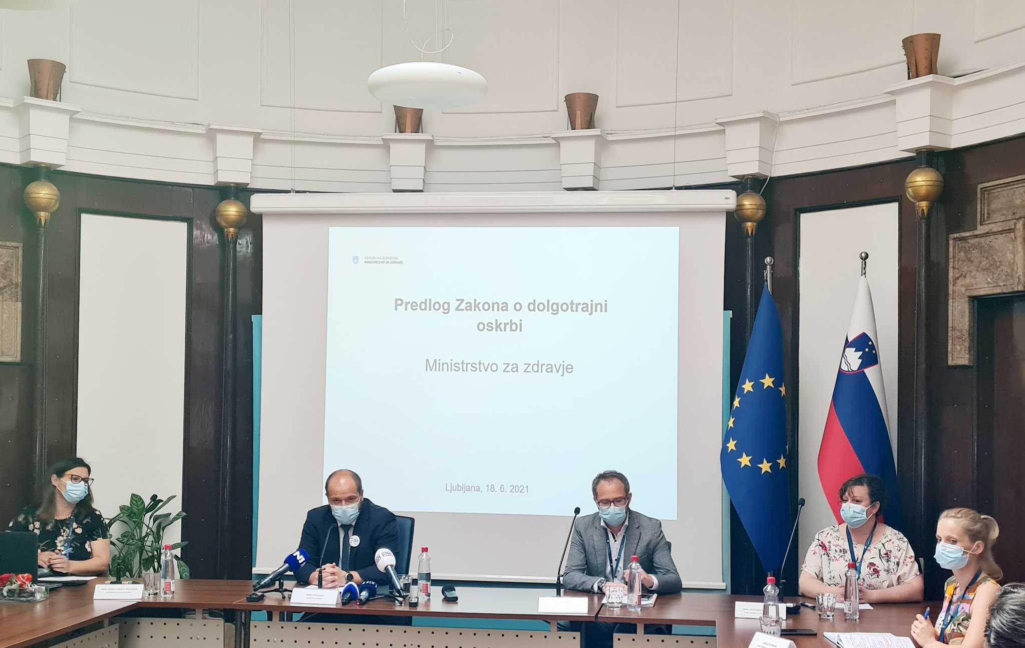 Vlada sprejela predlog Zakona o dolgotrajni oskrbi | GOV.SI Vlada sprejela predlog Zakona o dolgotrajni oskrbi | GOV.SI