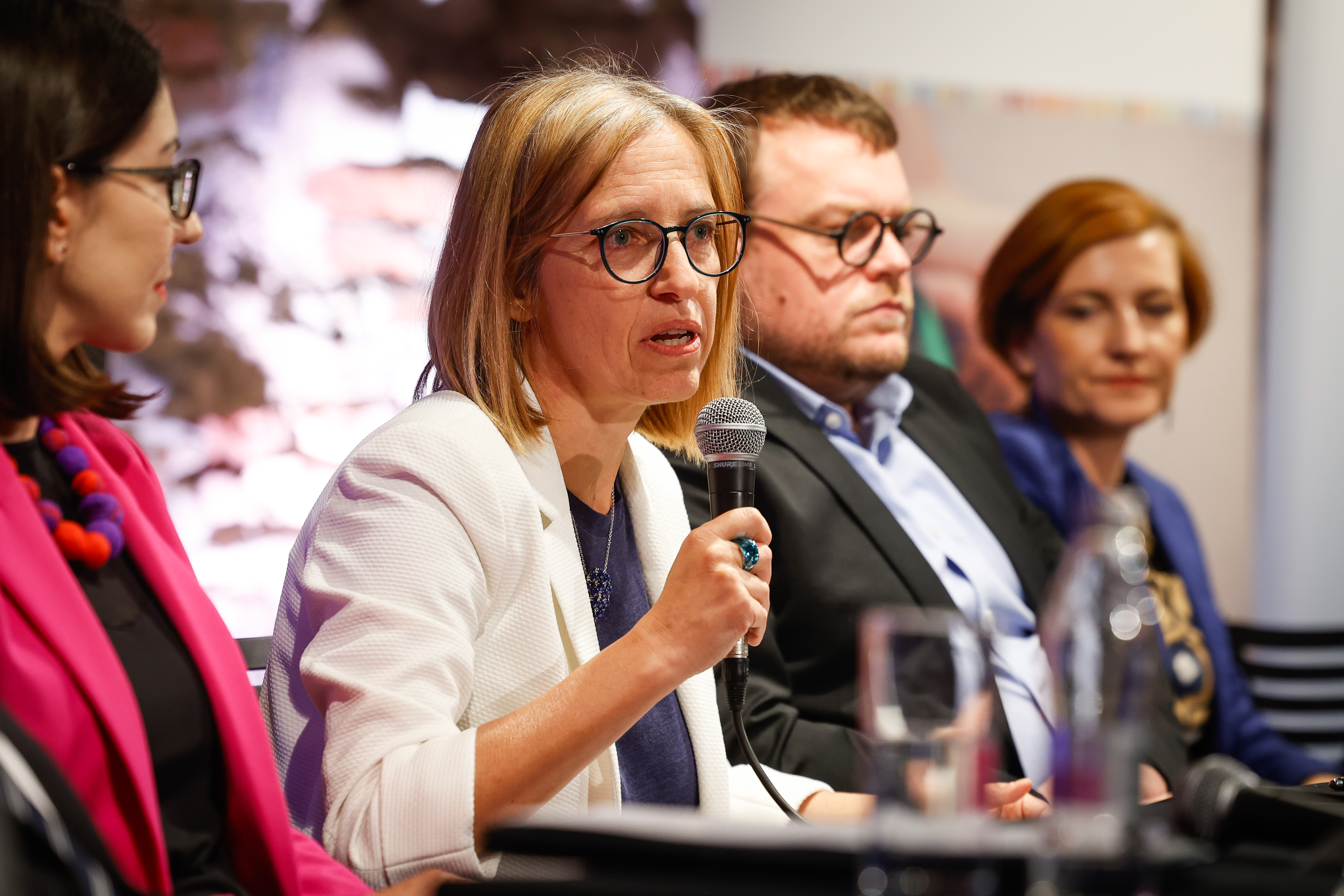 Ministrica za zdravje: Danes smo dokazali interdisciplinarni pristop k področju duševnega ...