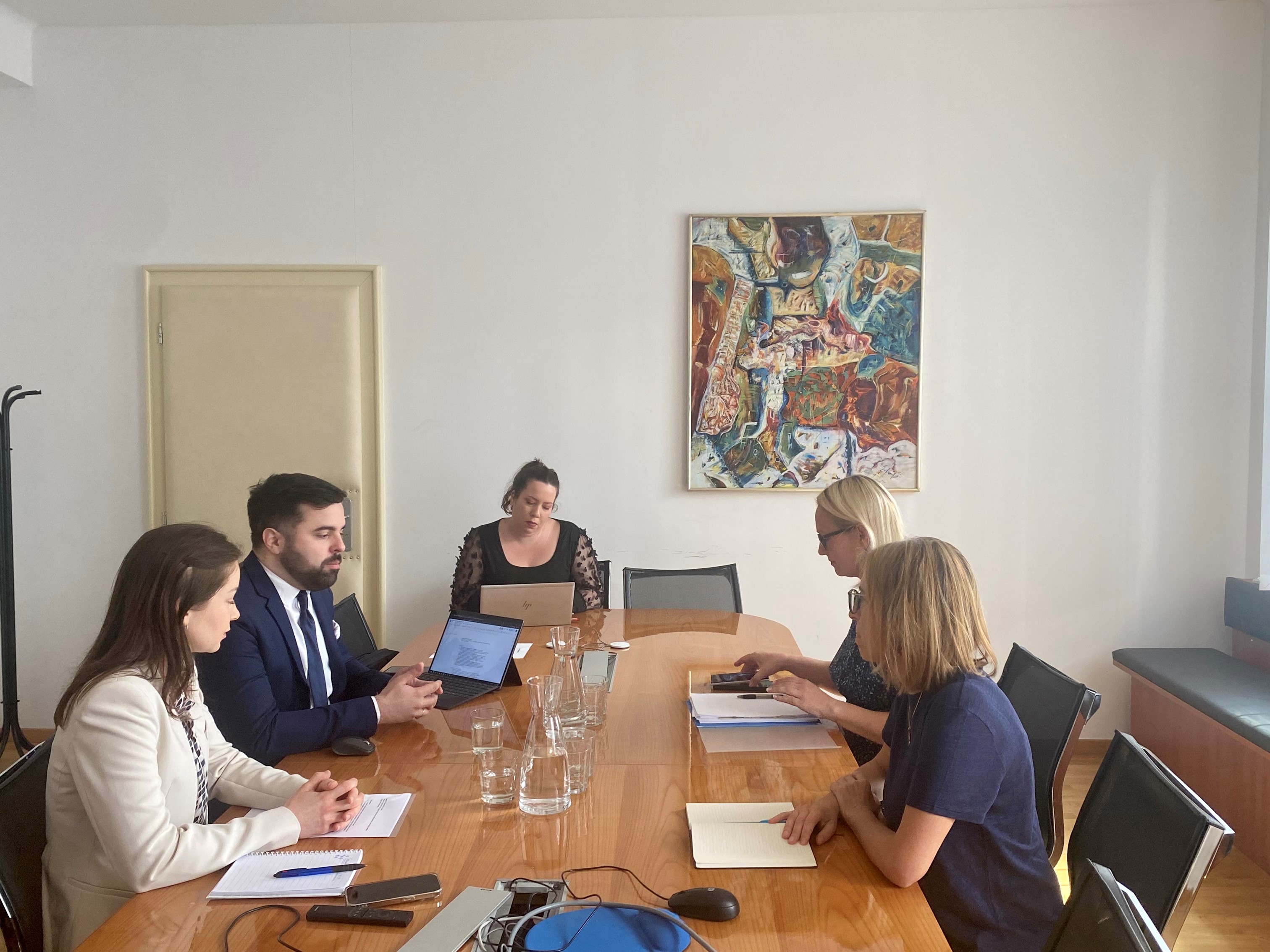 Ministrica za zdravje sprejela predstavnike Mladih zdravnikov | GOV.SI