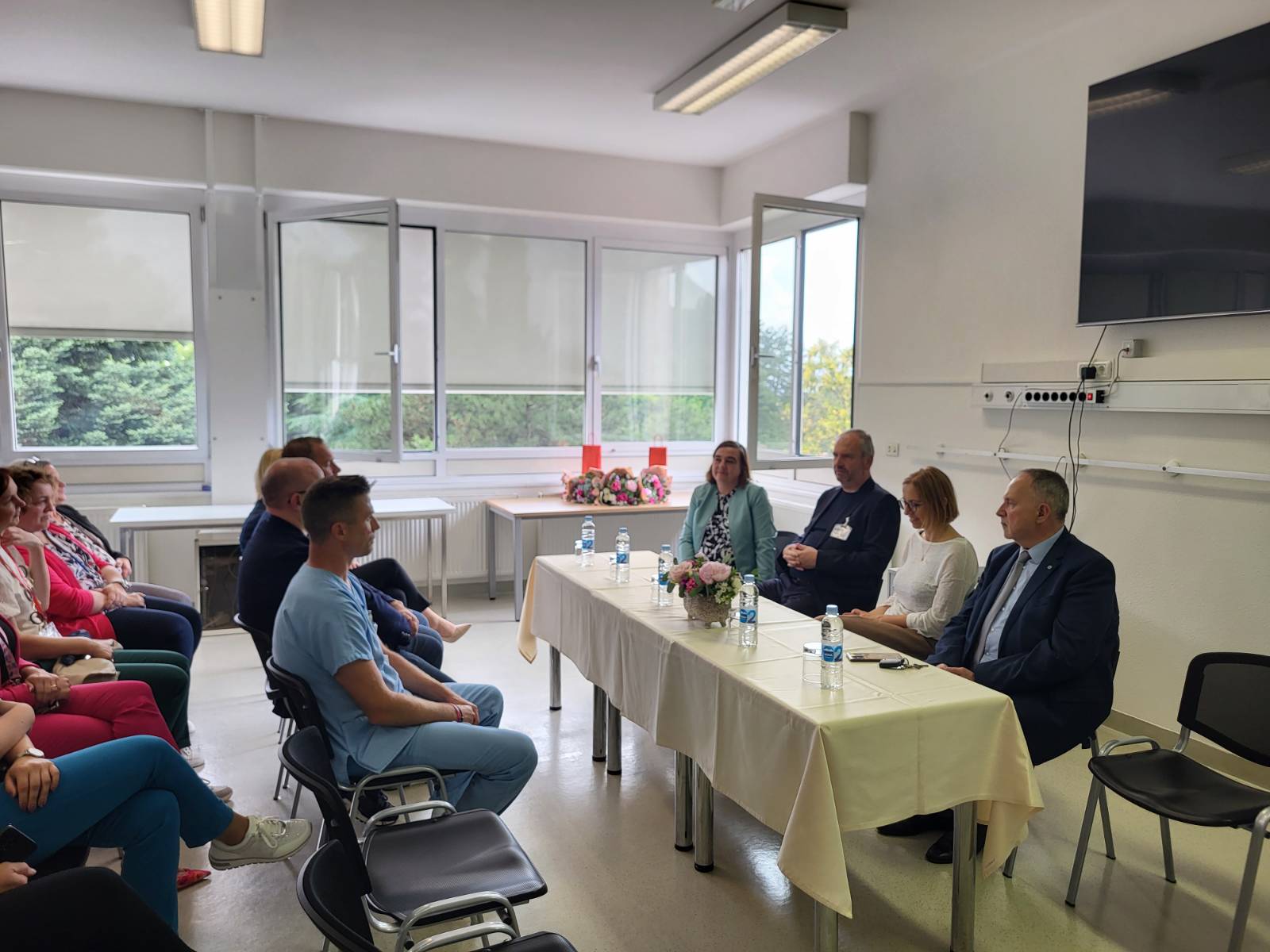 Ministrica za zdravje na delovnem obisku v Sežani in Novi Gorici | GOV.SI