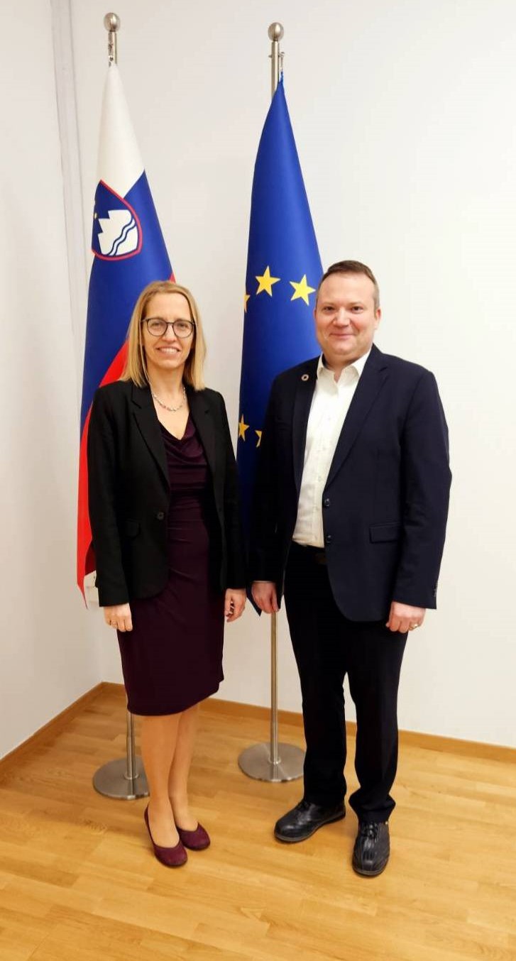 Ministrica za zdravje sprejela predsednika Evropskega združenja bolnikov z jetrnimi boleznimi ...