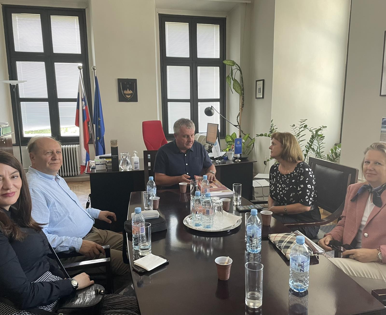 Arhiv Republike Slovenije je obiskala delegacija Državnega arhiva Severne Makedonije | GOV.SI