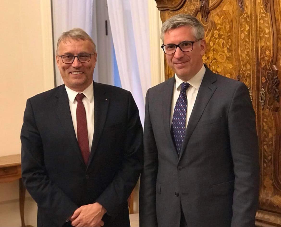 V Pragi se je 17.4.2023 na delovnem obisku mudil državi sekretar na ...