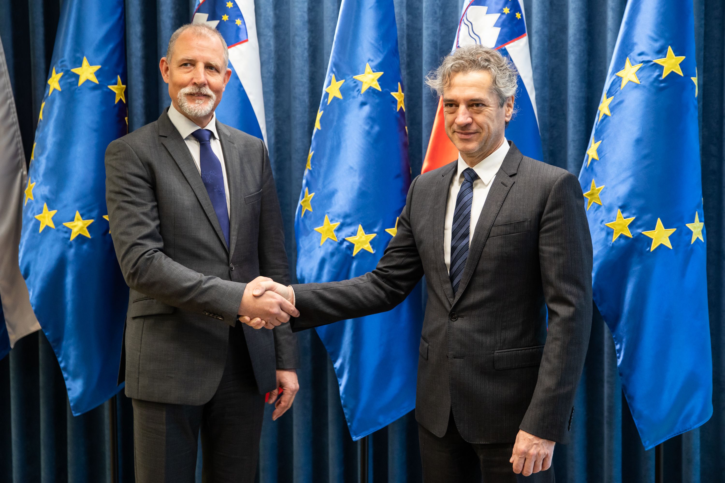 Predsednik vlade in rektor ljubljanske univerze o povezovanju med ...