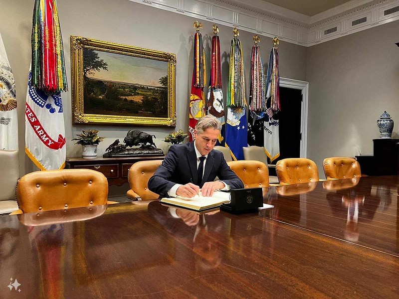 Premier dr. Golob in ameriški predsednik o pomenu zavezništva in prijateljstva | GOV.SI