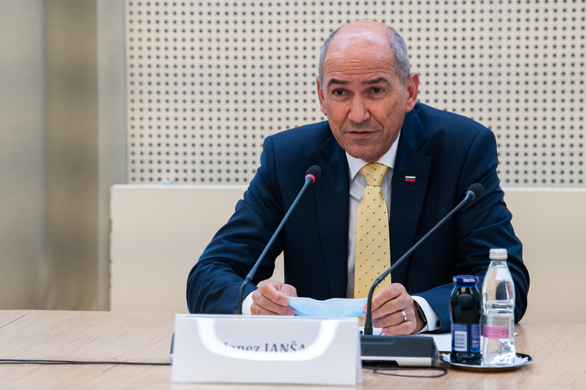 Predsednik vlade Janez Janša s predstavniki politične skupine ...