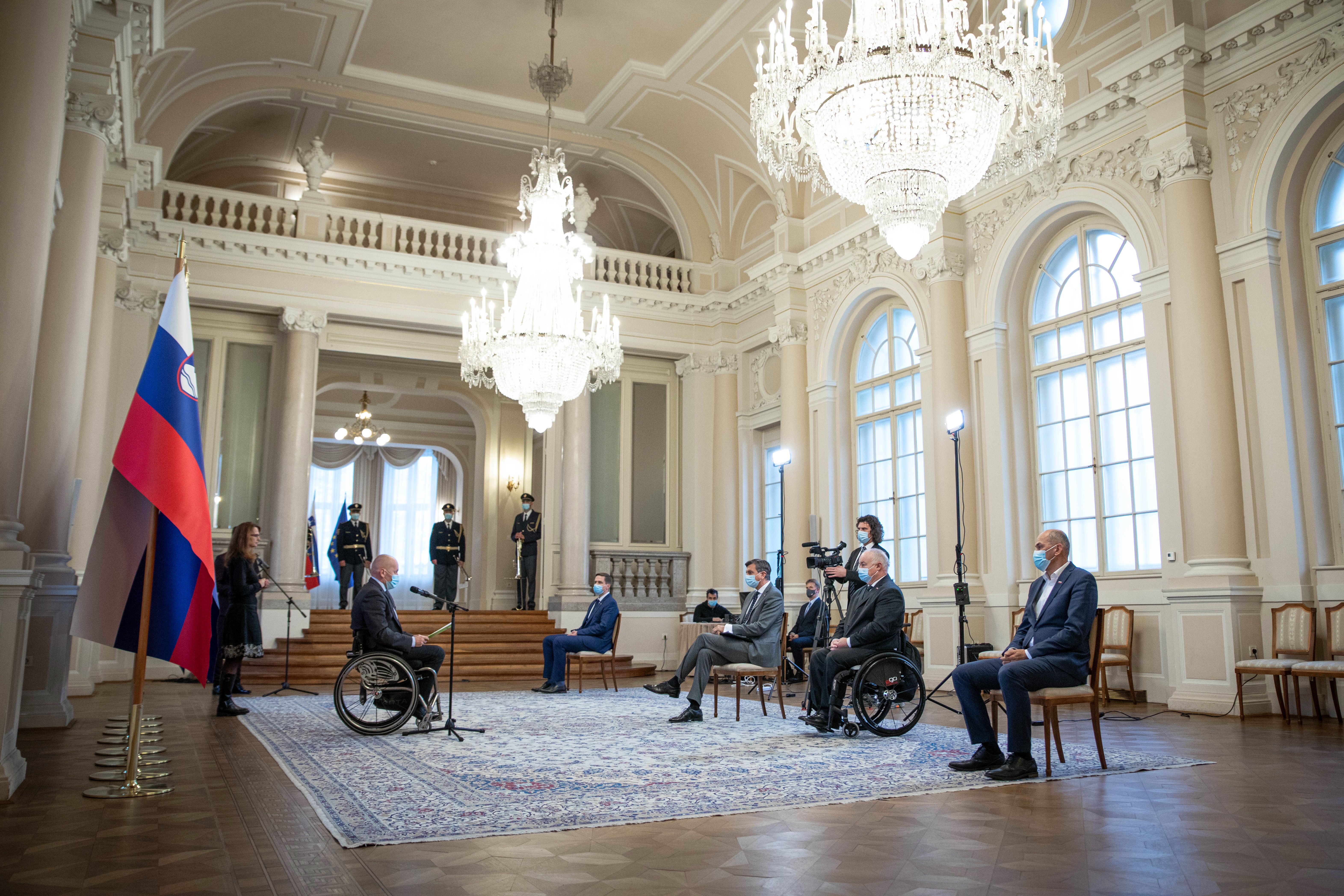 Predsednik vlade Janez Janša skupaj s predsednikom Republike Slovenije ...