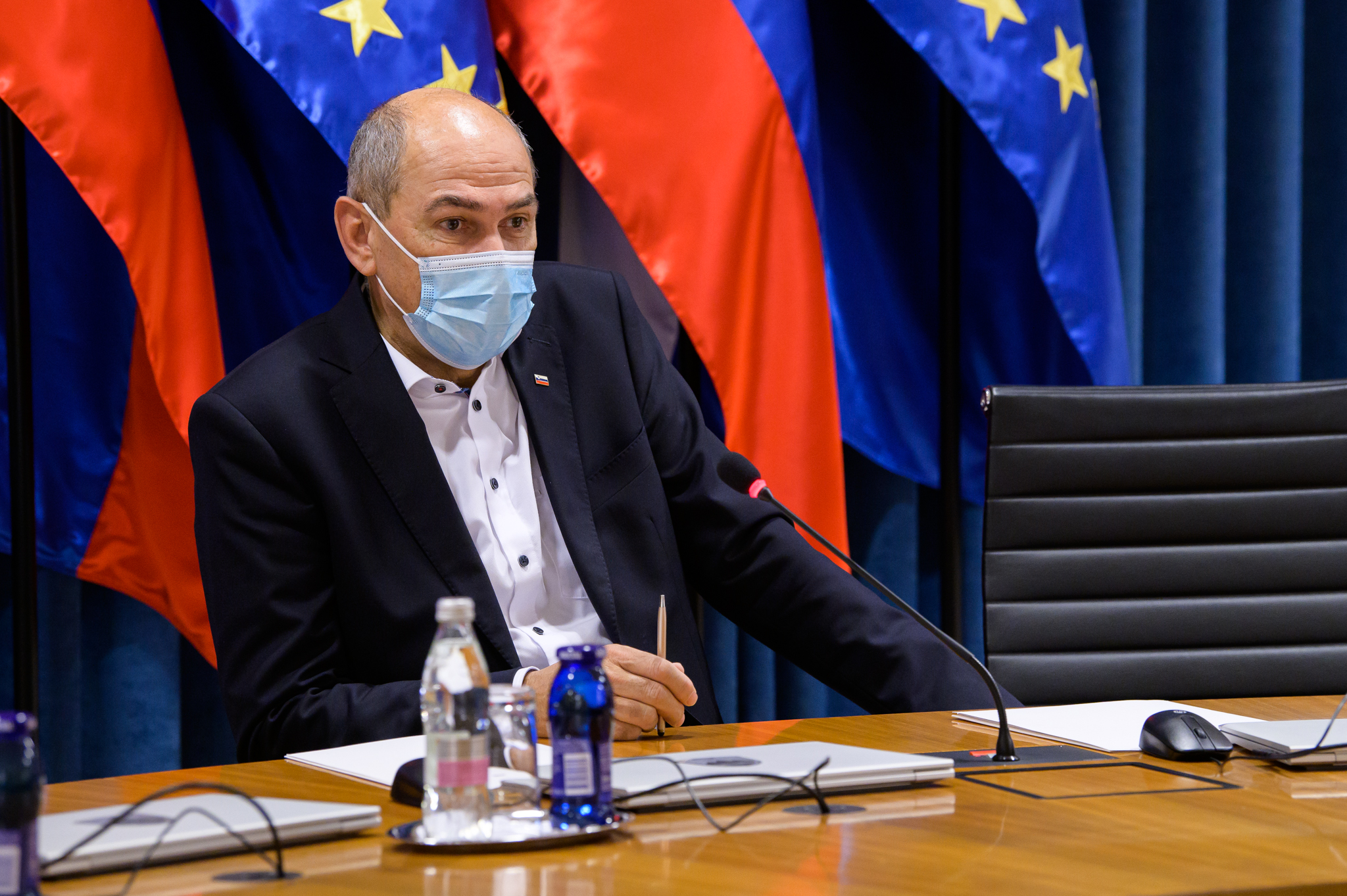 Srečanje predsednika vlade s predstavniki nevladnih organizacij na ...