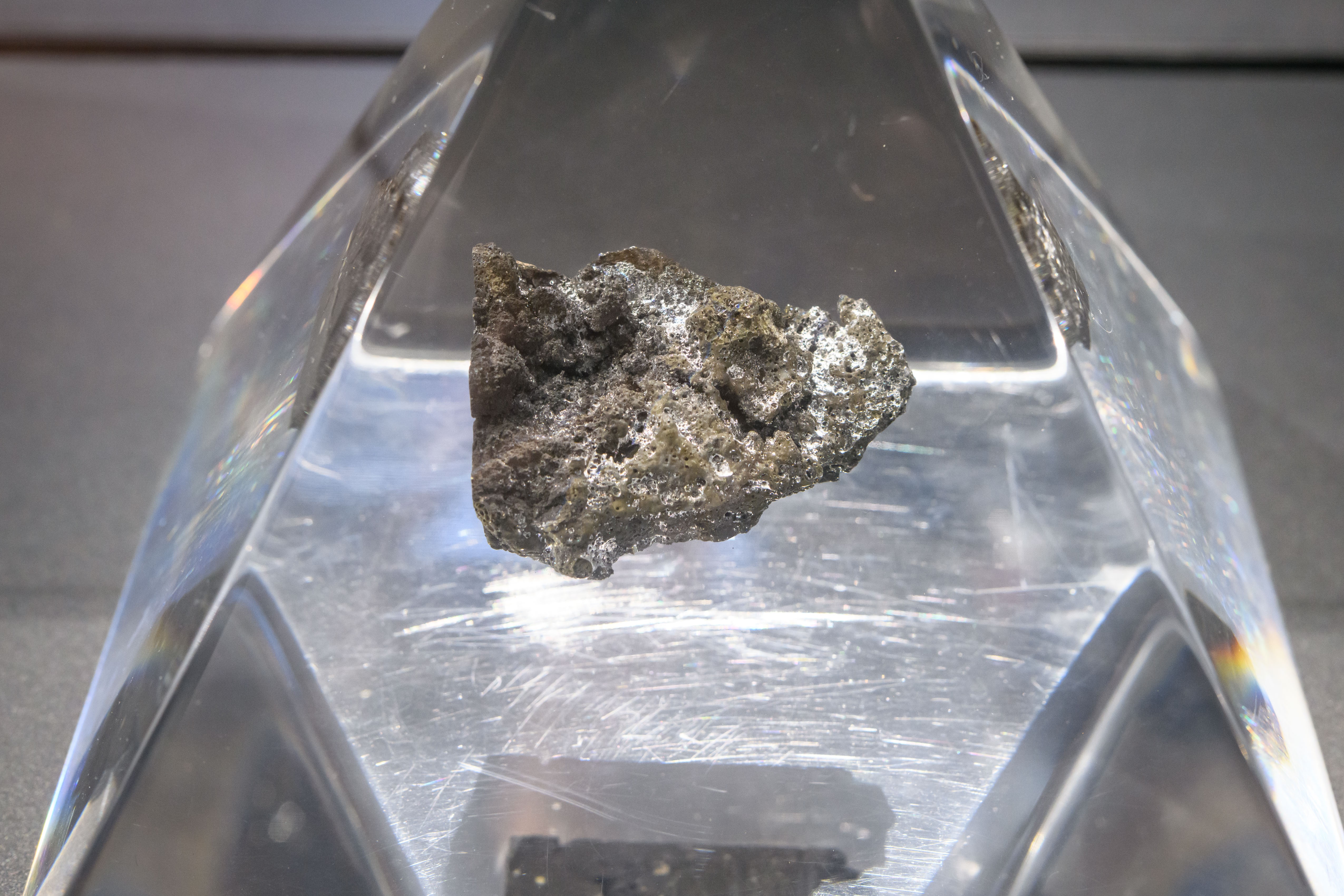 Moon rock on display in Slovenia | GOV.SI