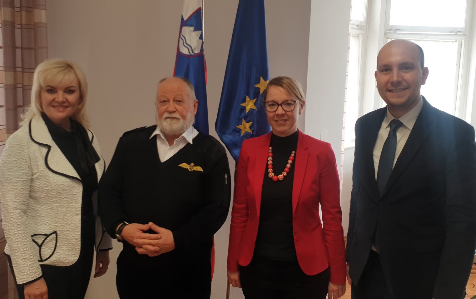 Ministrica dr. Helena Jaklitsch prevzela posle na Uradu Vlade RS za Slovence v zamejstvu in po ...