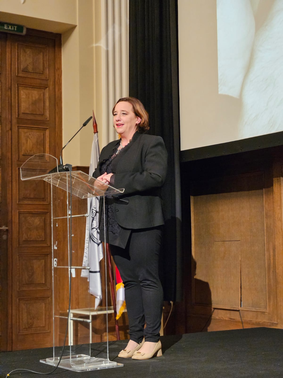 Državna sekretarka Vesna Humar pri Slovencih v Srbiji | GOV.SI